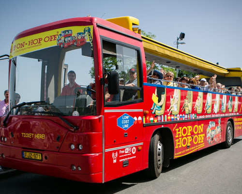 [SALE] Explore Budapest: Hop-On Hop-Off Bus Tour with 64+ Stops - Ticket KD